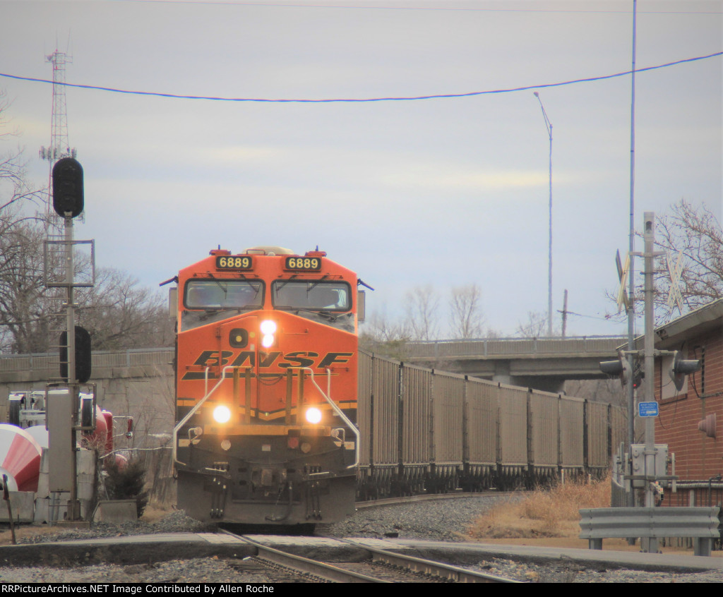 BNSF 6889